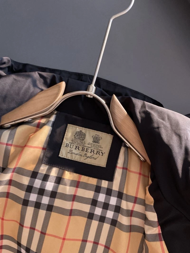 Low-cost Burberry Outwear