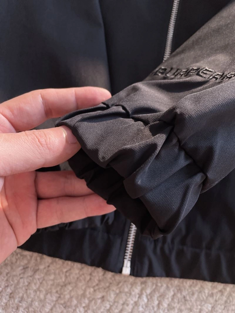 Low-cost Burberry Outwear