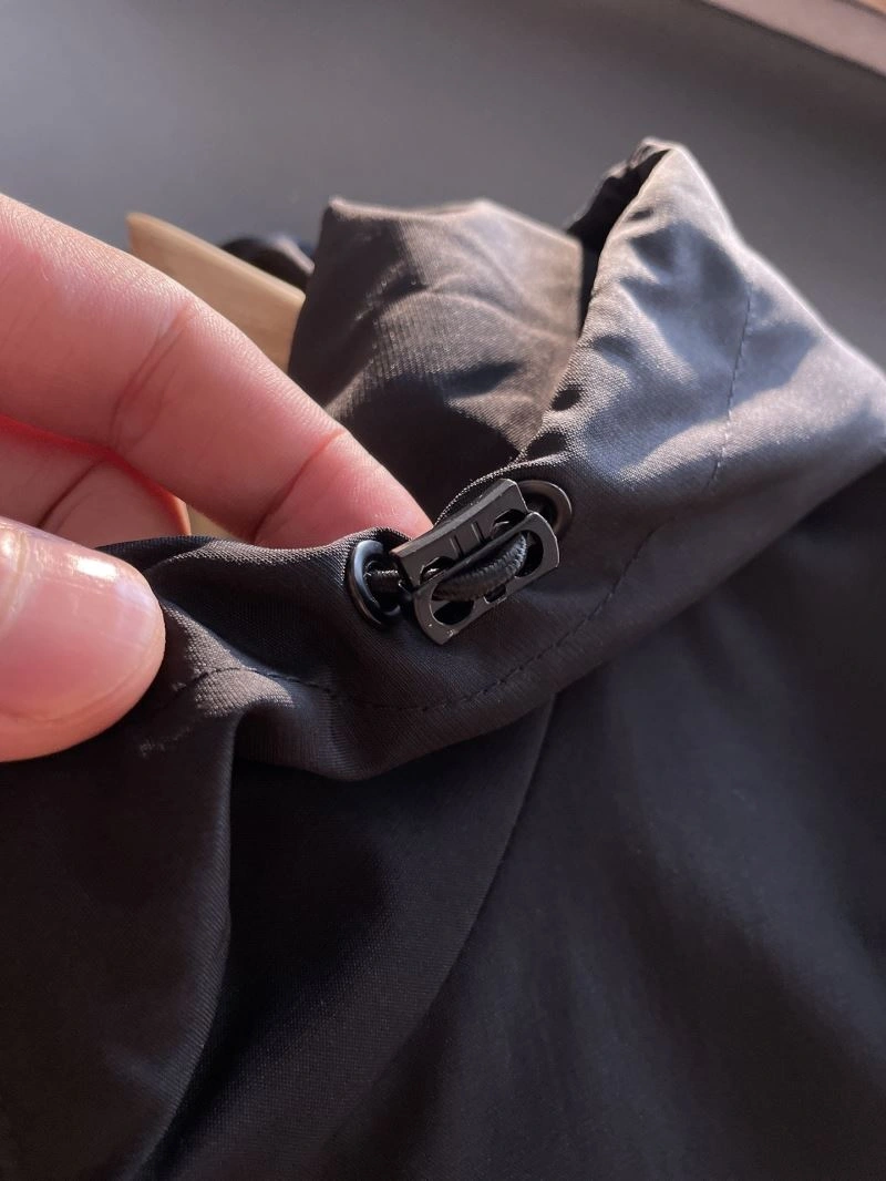 Low-cost Burberry Outwear