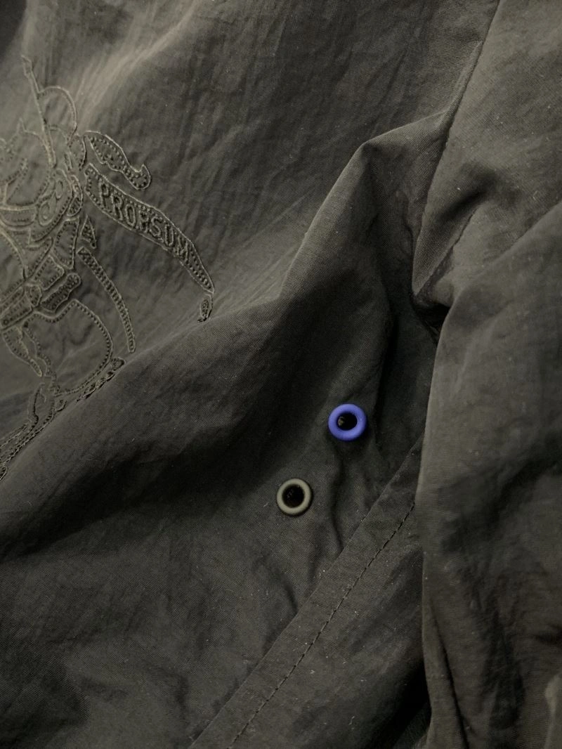 Low-cost Burberry Outwear