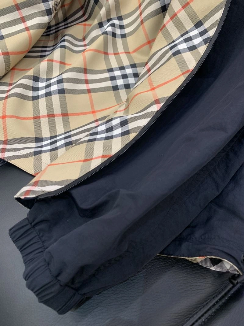 Low-cost Burberry Outwear