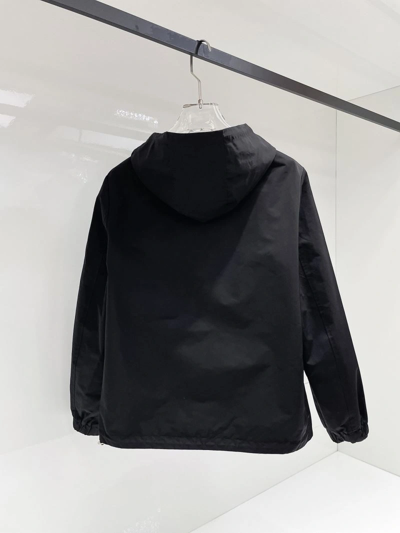 Bargain Burberry Outwear