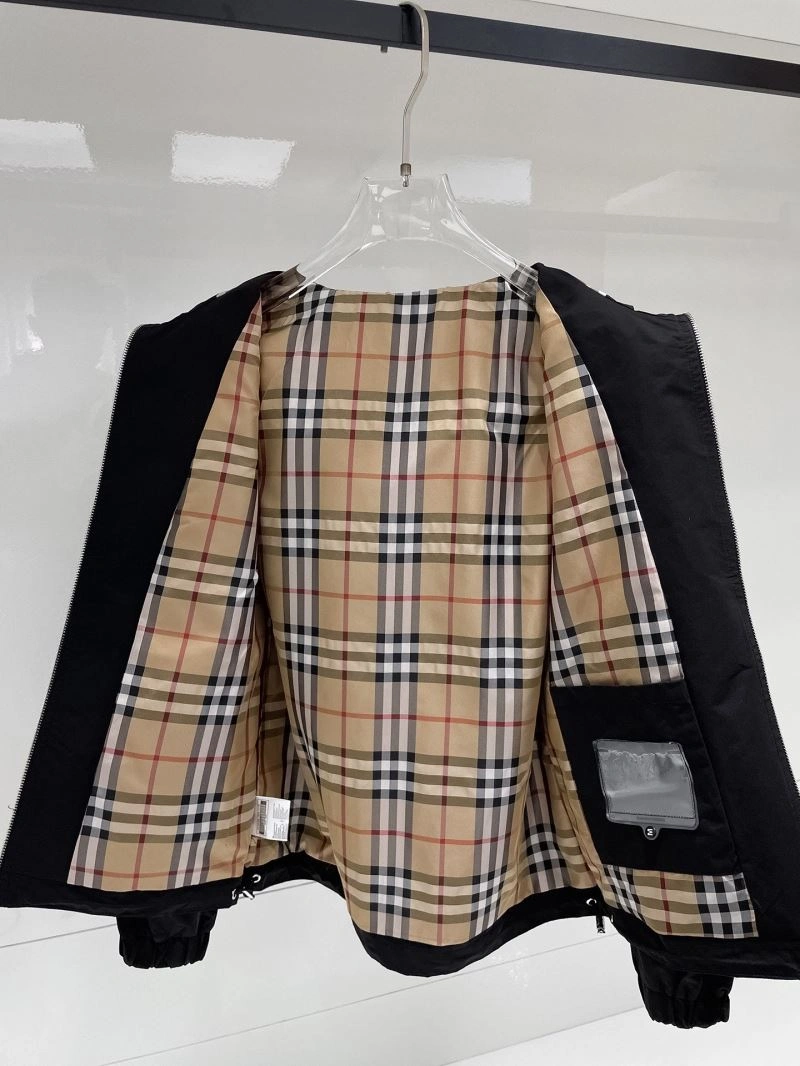 Bargain Burberry Outwear
