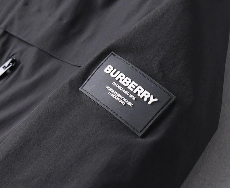 Bargain Burberry Outwear