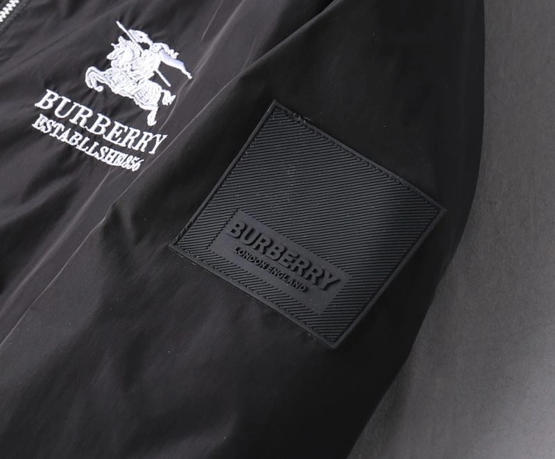 Bargain Burberry Outwear