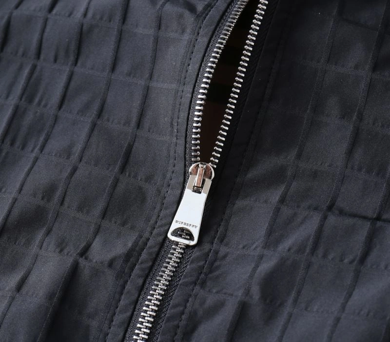 Low-cost Burberry Outwear