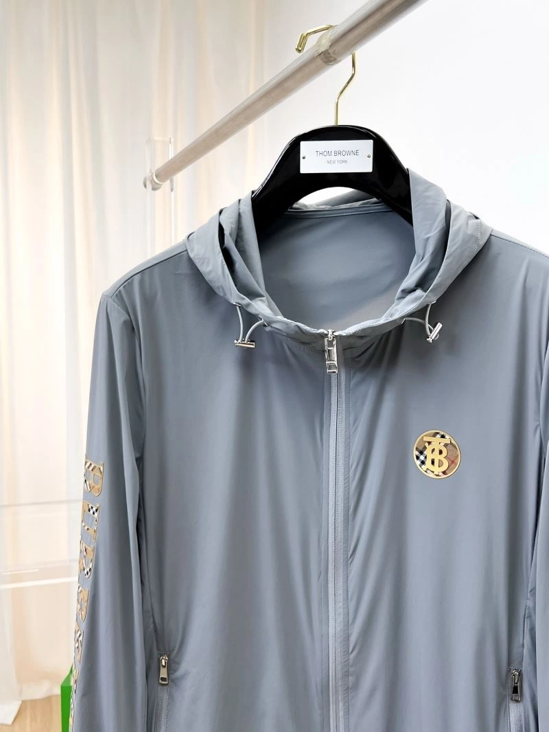 Low-cost Burberry Outwear