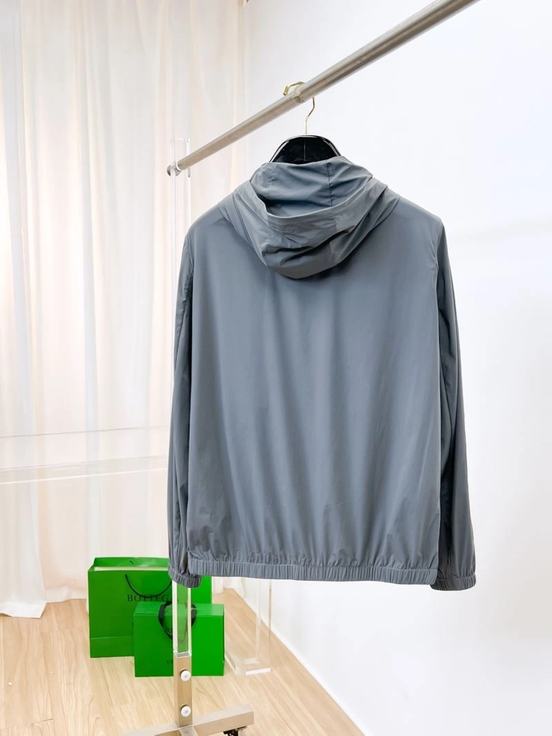 Low-cost Burberry Outwear