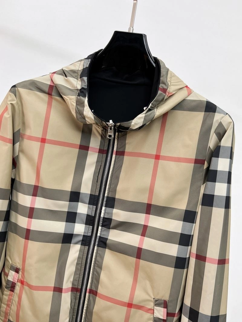 Bargain Burberry Outwear