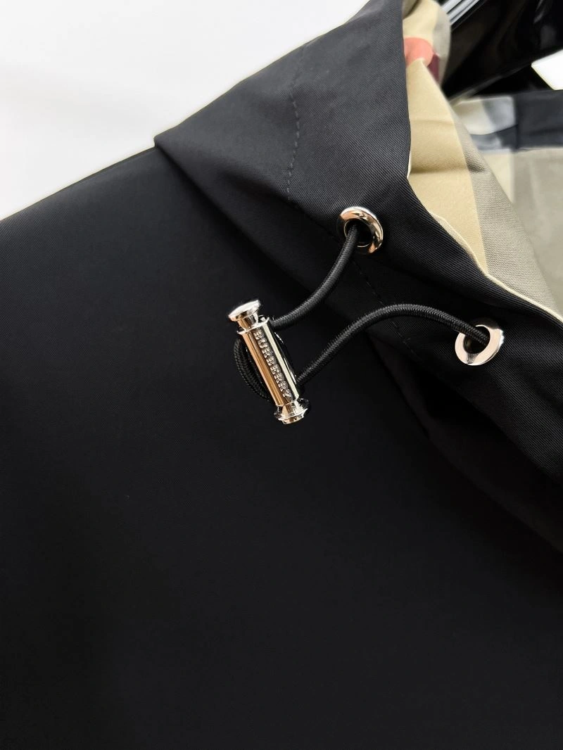 Bargain Burberry Outwear