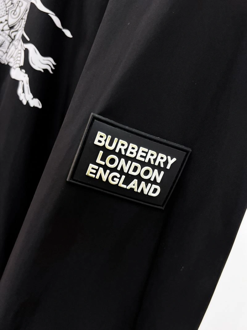 Low-cost Burberry Outwear