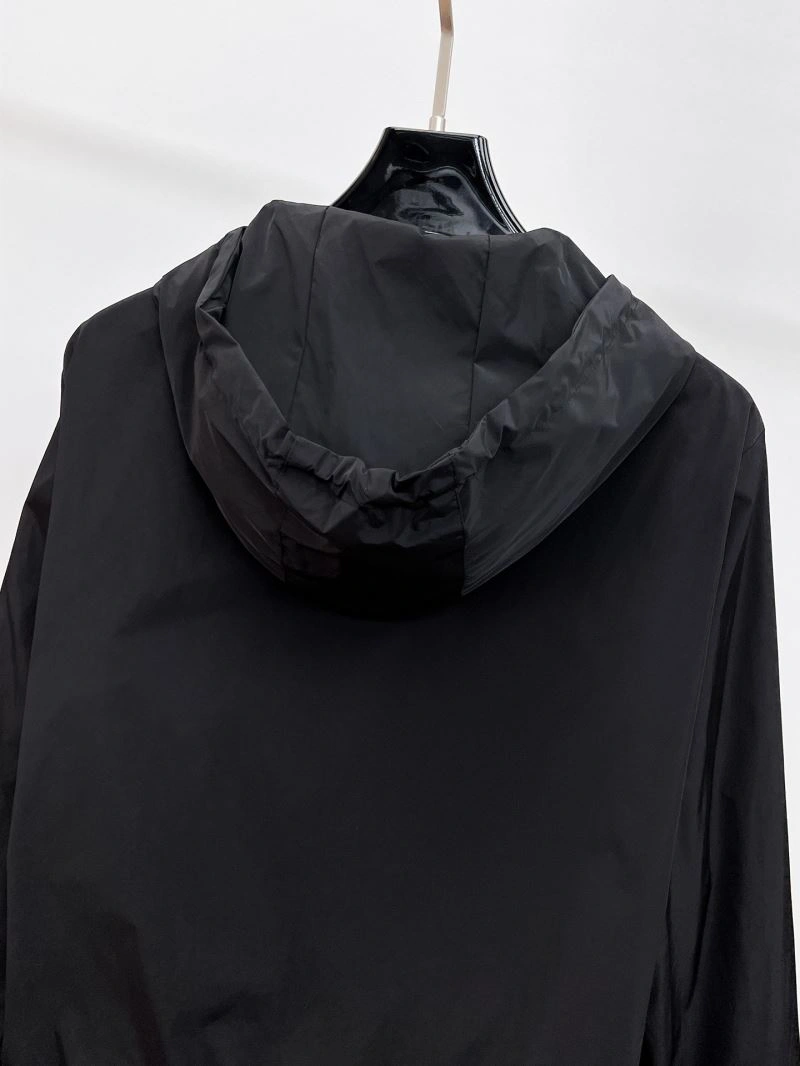 Low-cost Burberry Outwear