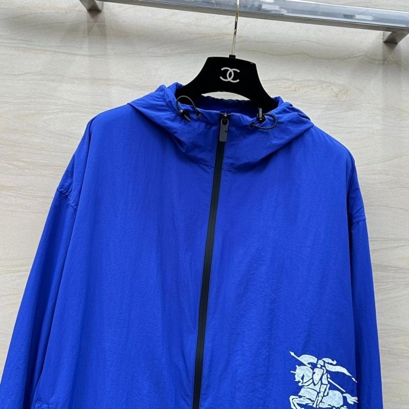 Low-cost Burberry Outwear