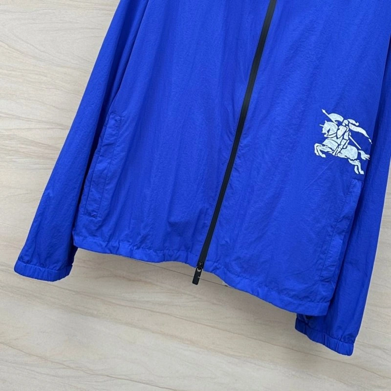 Low-cost Burberry Outwear