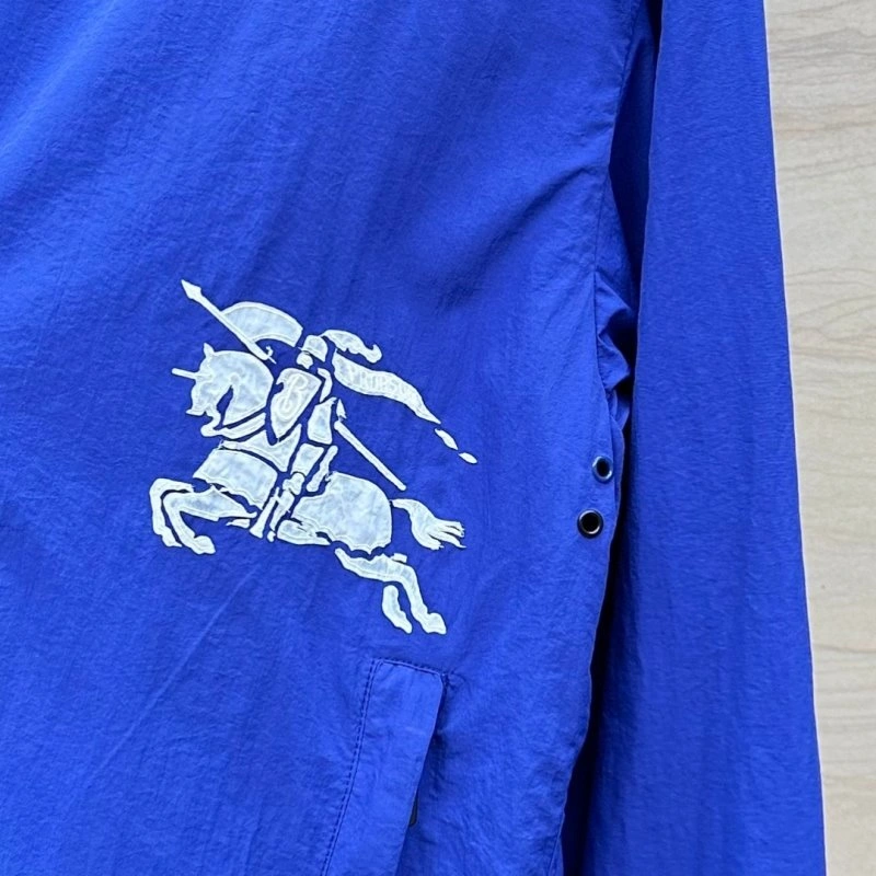 Low-cost Burberry Outwear