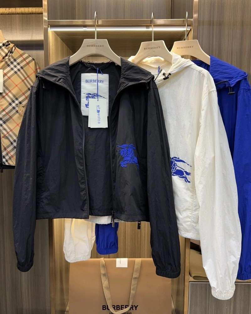 Brand-original Burberry Outwear