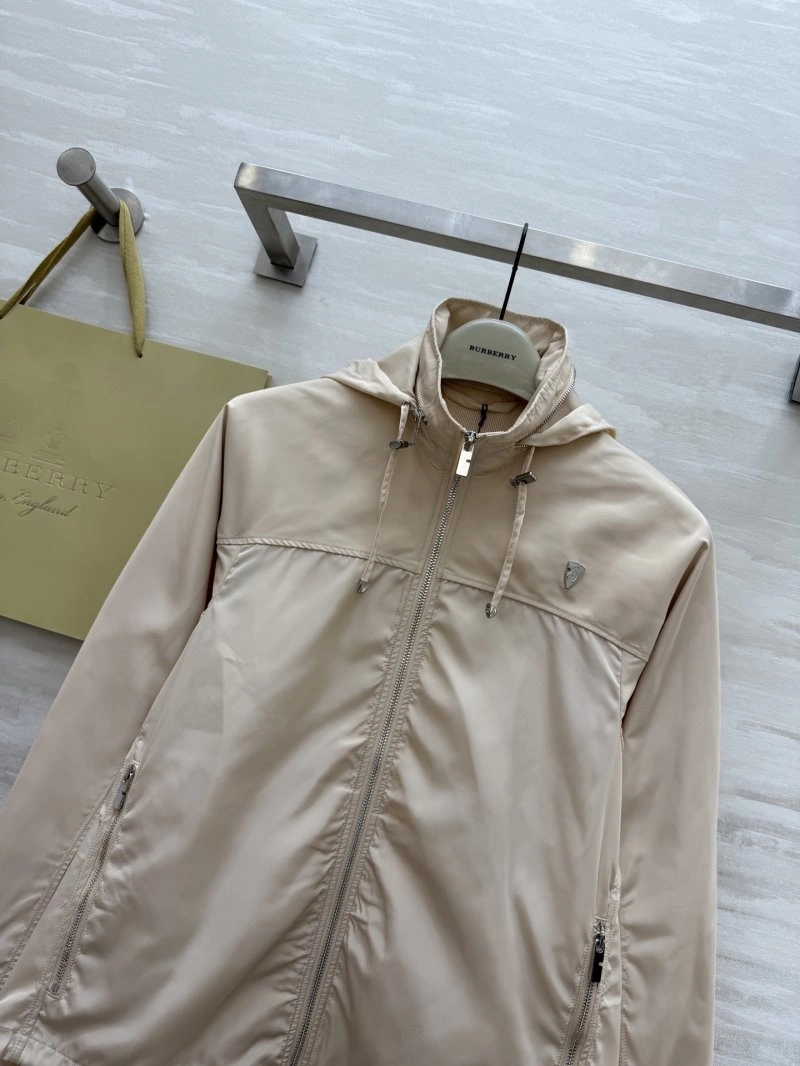Discounted Burberry Outwear