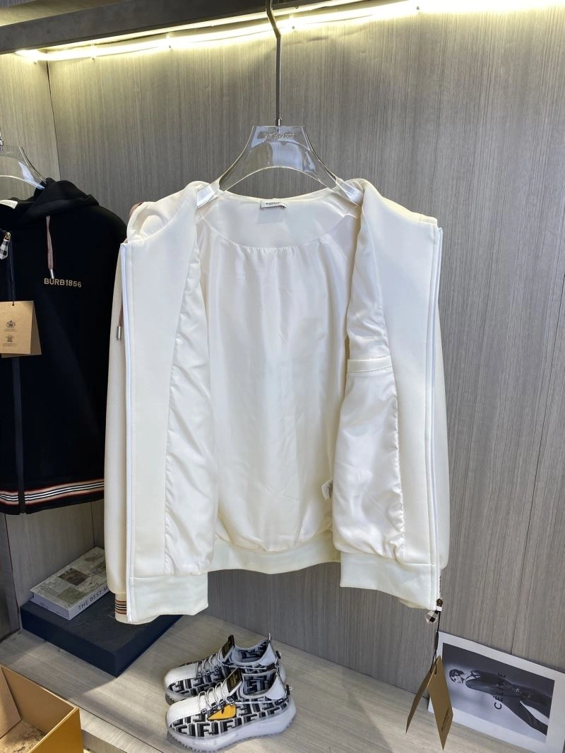 Top match Burberry Outwear