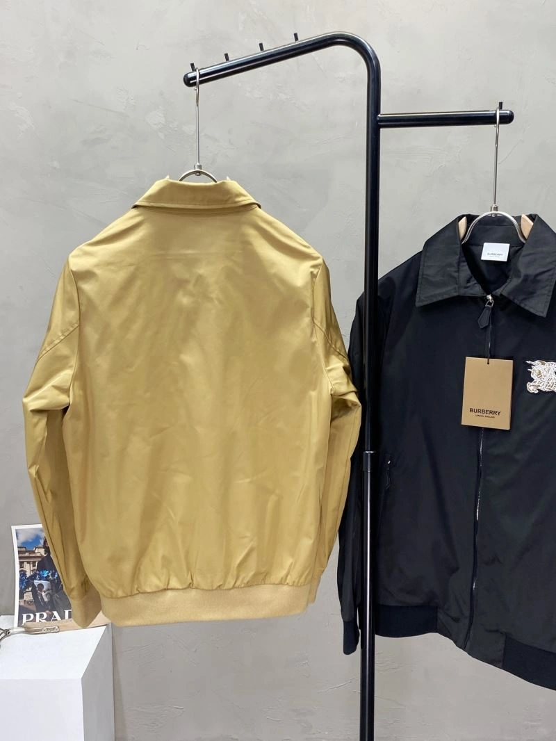 Low-cost Burberry Outwear