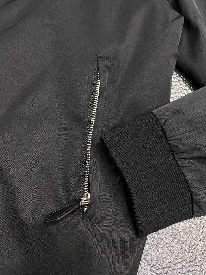 Low-cost Burberry Outwear