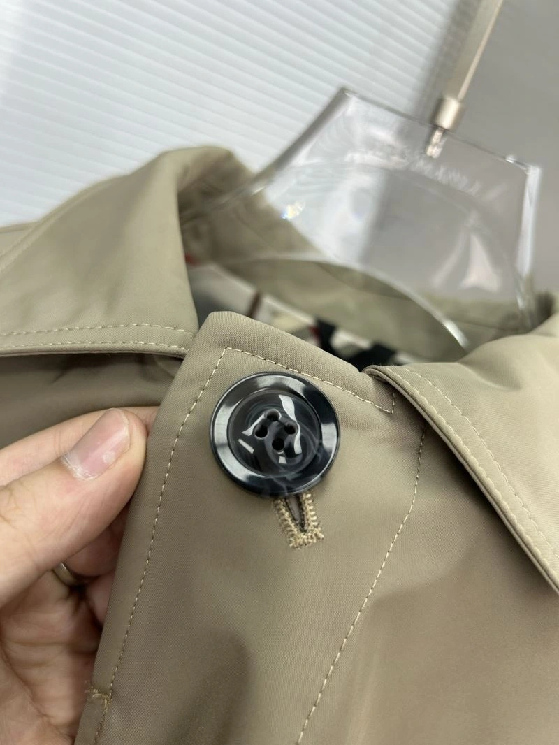 Low-cost Burberry Outwear