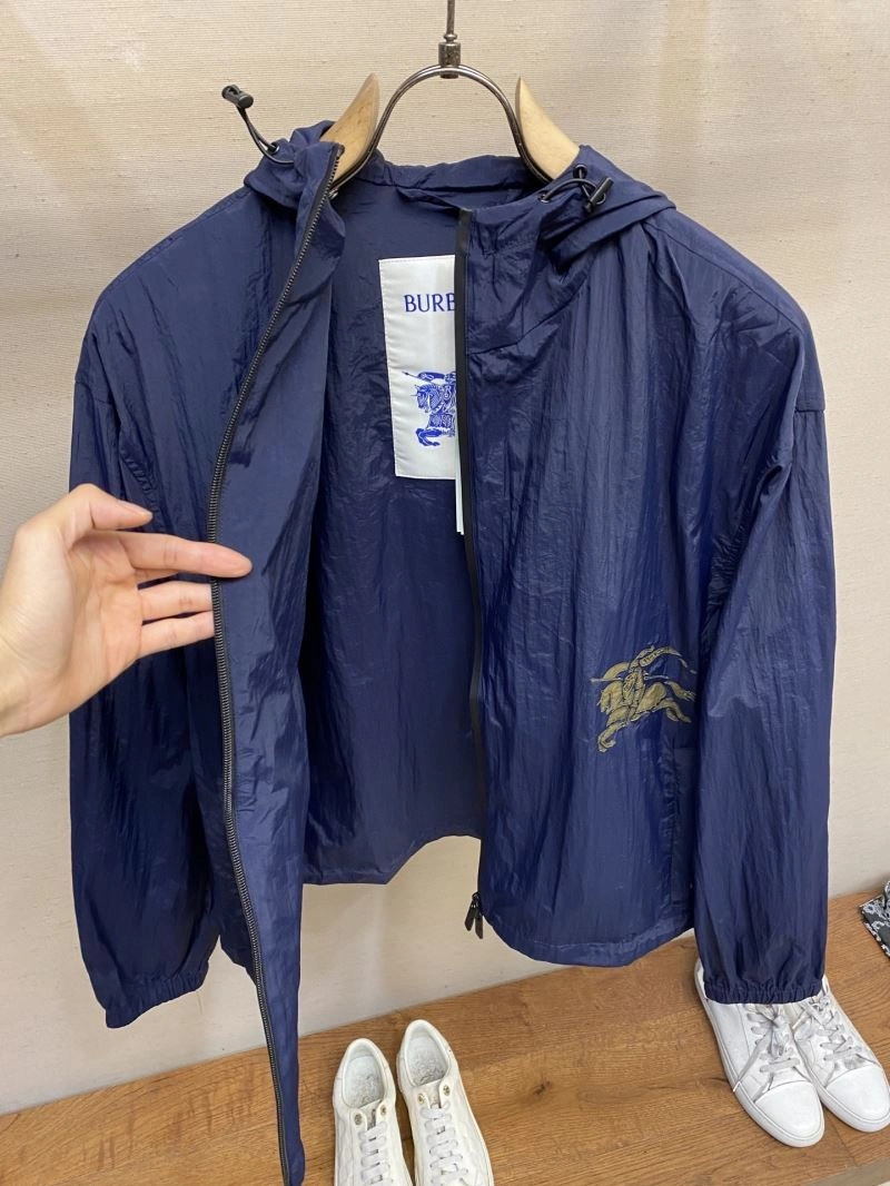 Low-cost Burberry Outwear