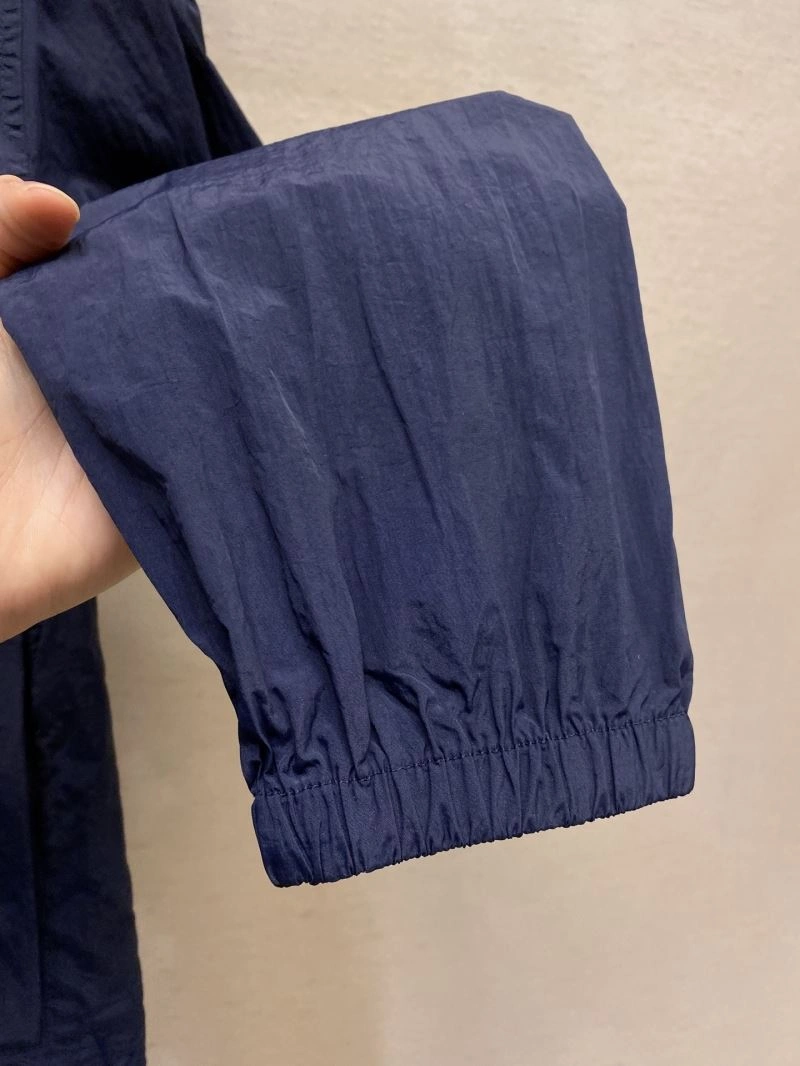 Low-cost Burberry Outwear