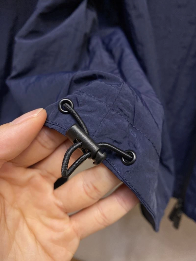 Low-cost Burberry Outwear
