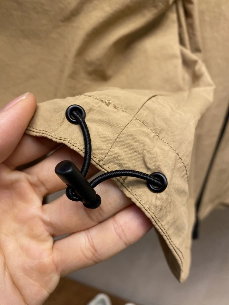 Low-cost Burberry Outwear