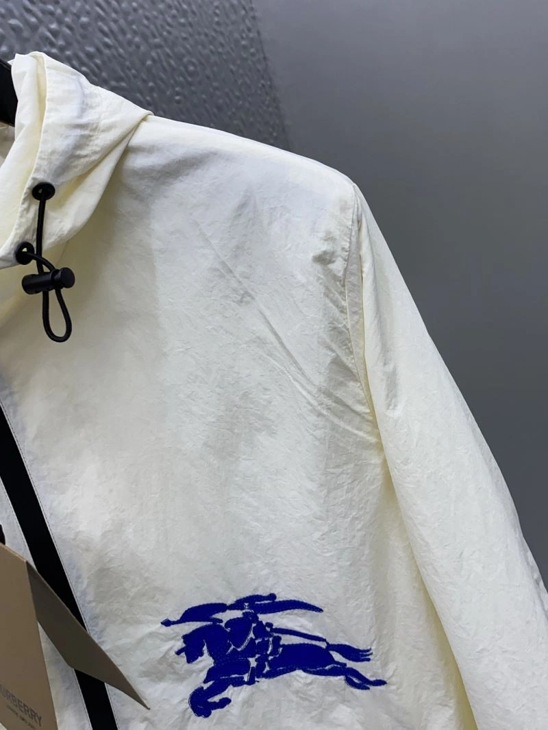 Bargain Burberry Outwear