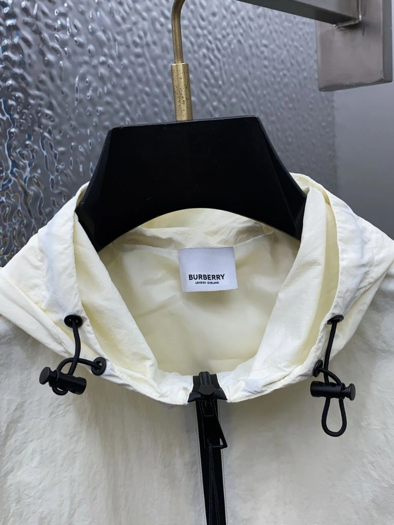 Bargain Burberry Outwear