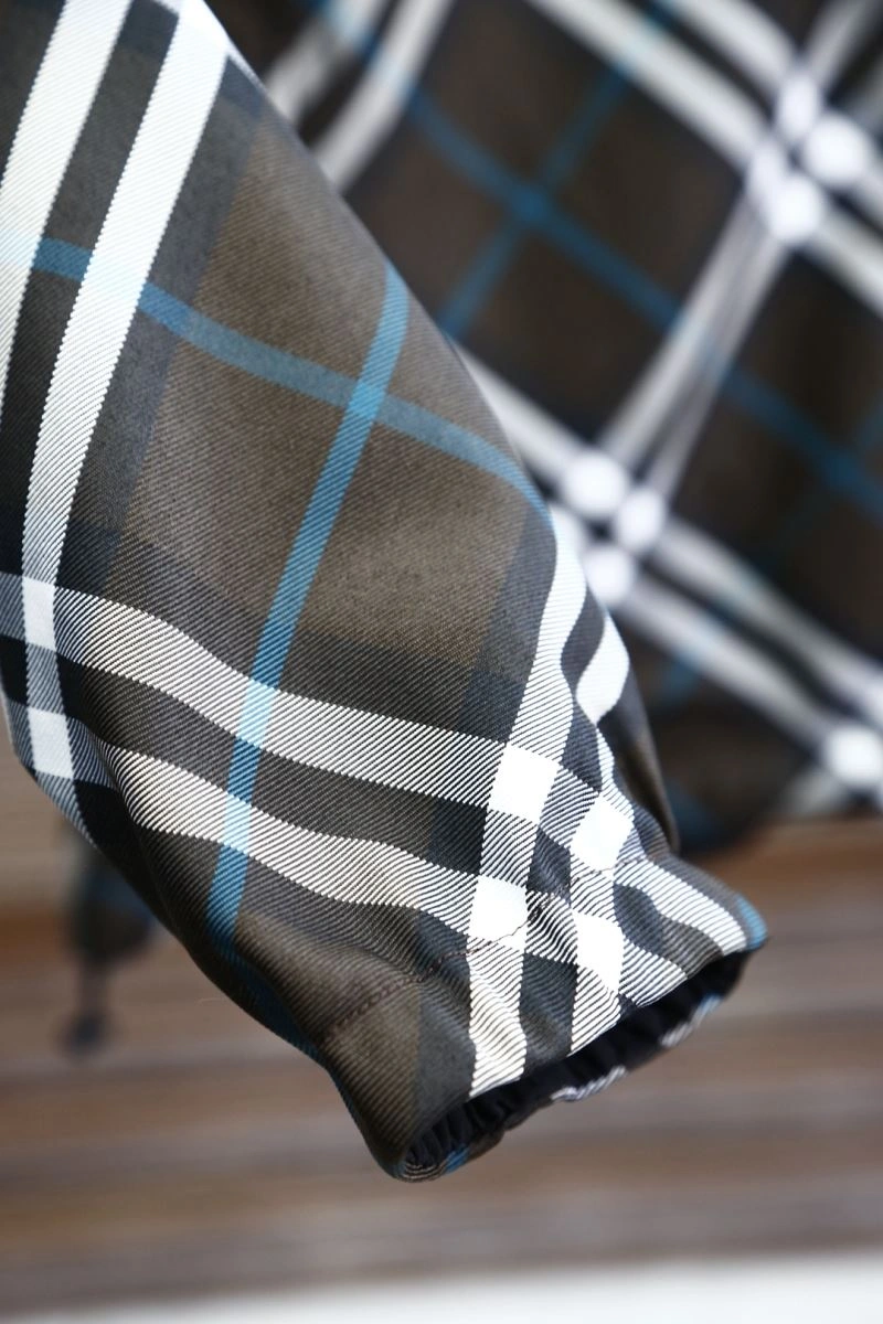 Low-cost Burberry Outwear
