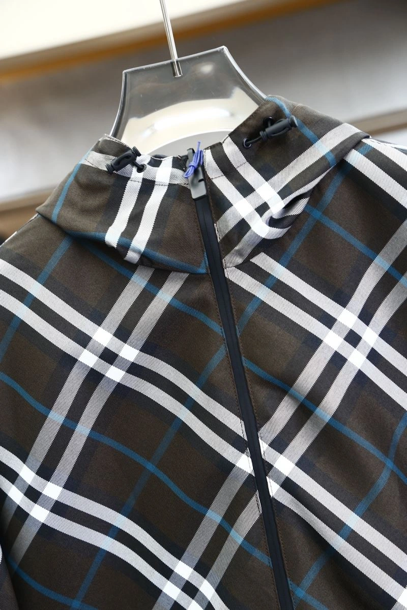 Low-cost Burberry Outwear