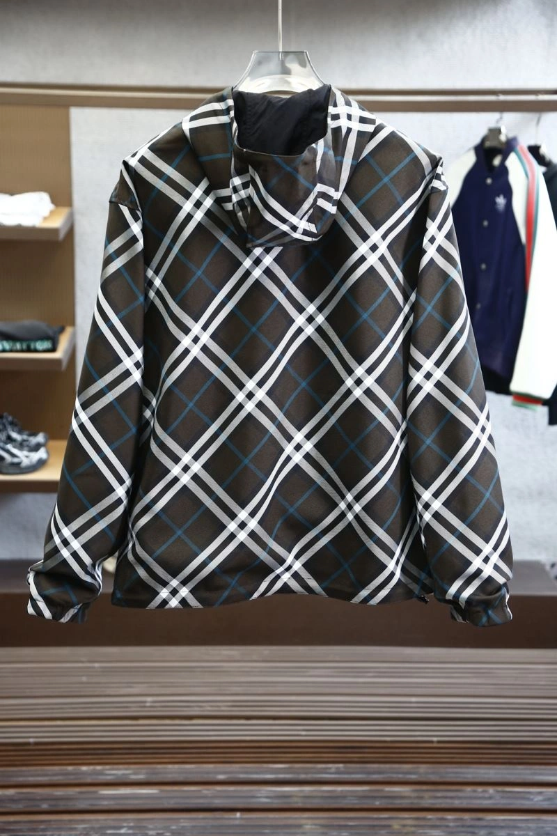 Low-cost Burberry Outwear