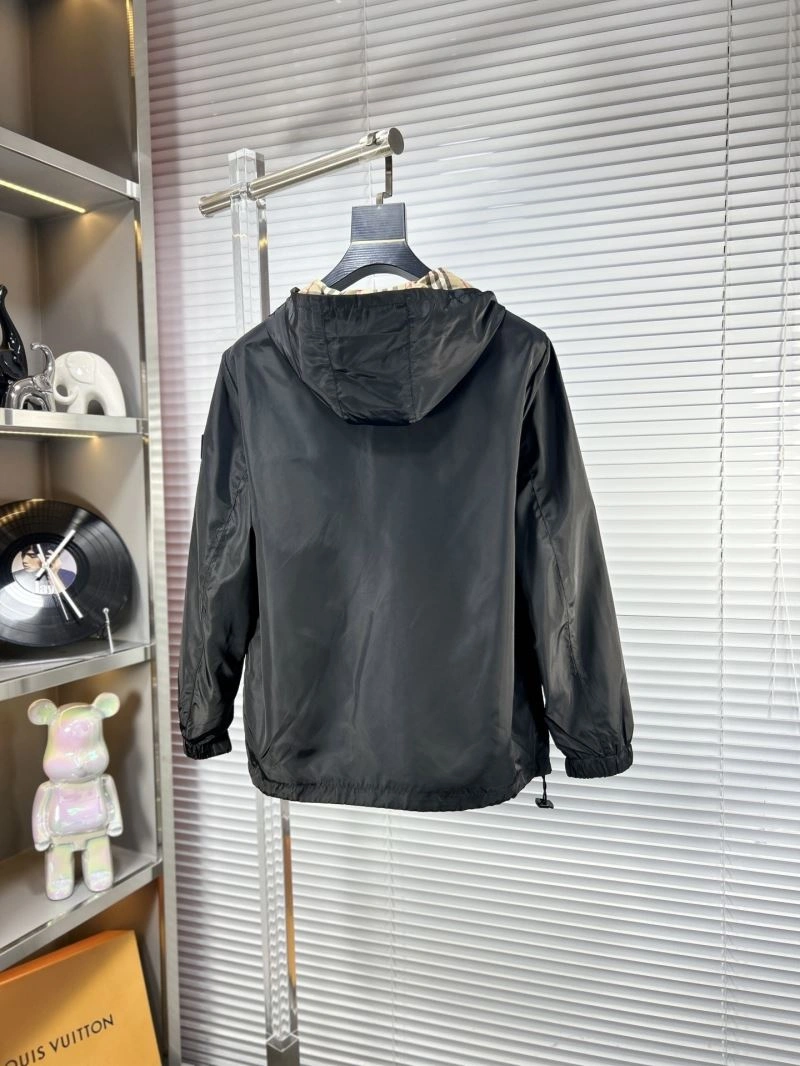 Bargain Burberry Outwear