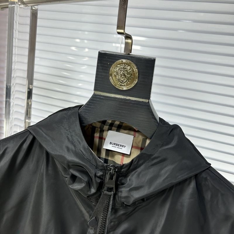 Bargain Burberry Outwear