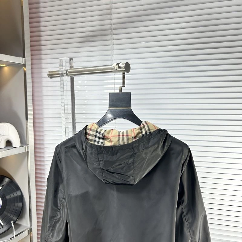 Bargain Burberry Outwear