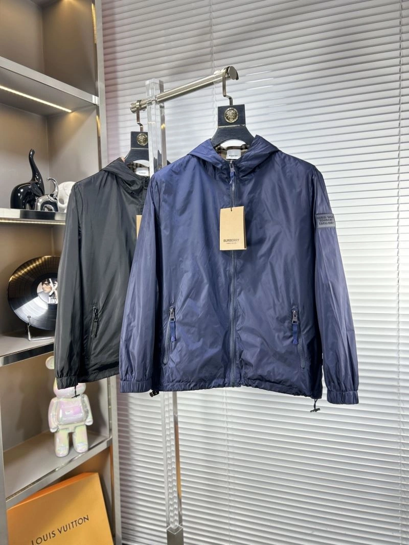 Bargain Burberry Outwear