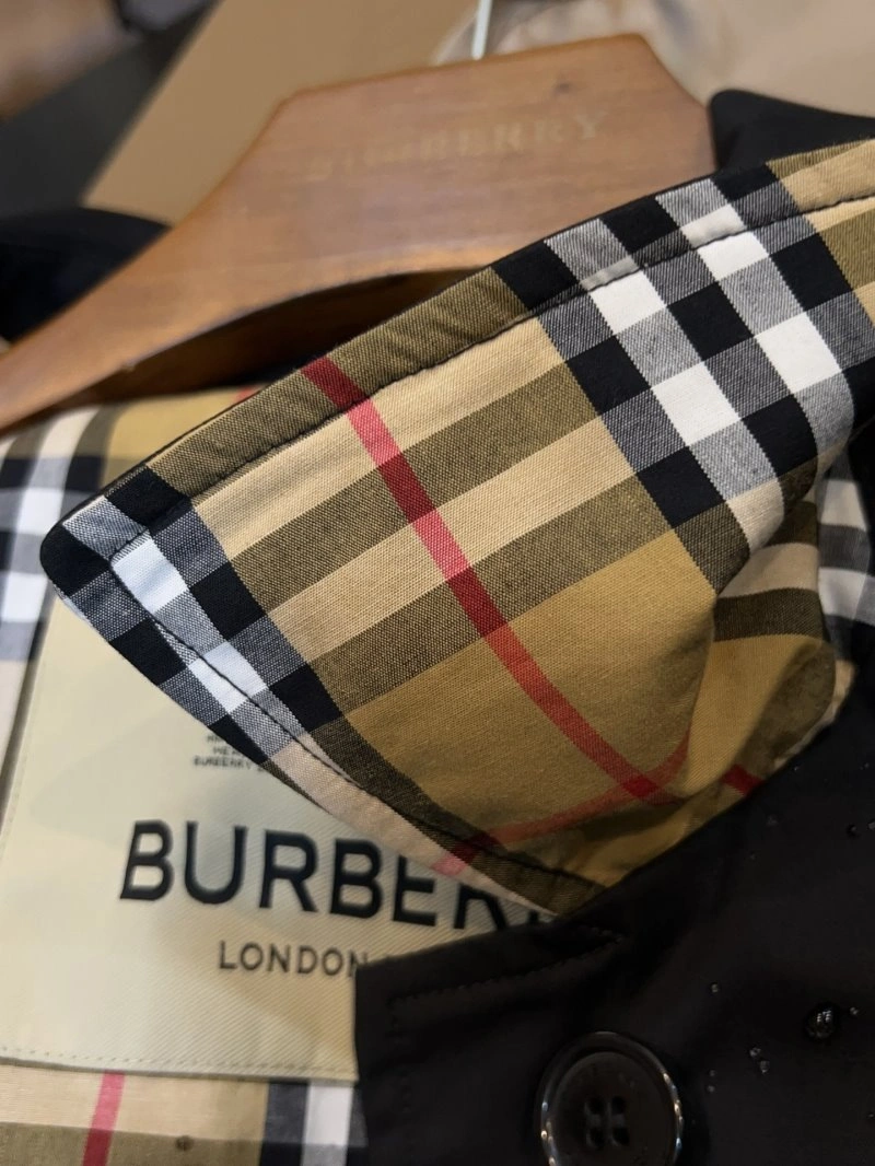 Discounted Burberry Outwear
