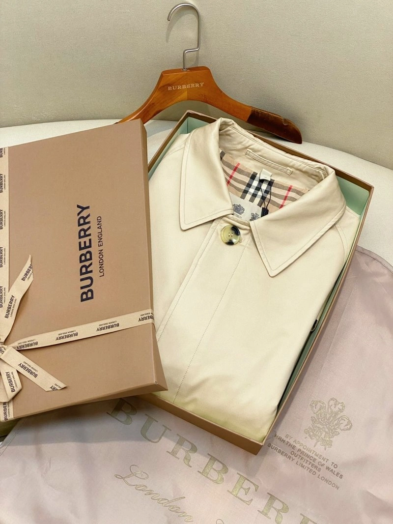 Economical Burberry Outwear