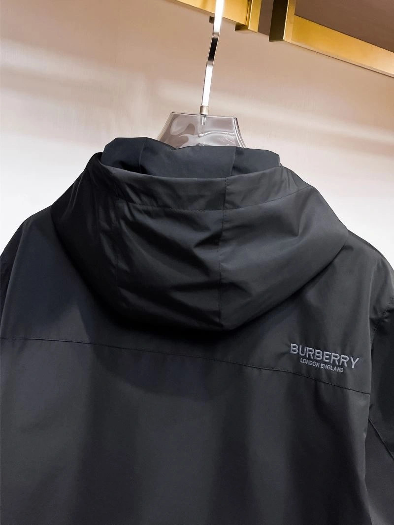 Low-cost Burberry Outwear