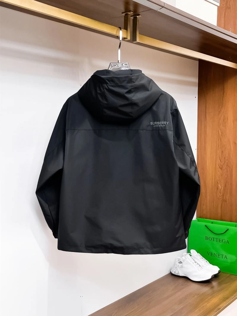 Low-cost Burberry Outwear