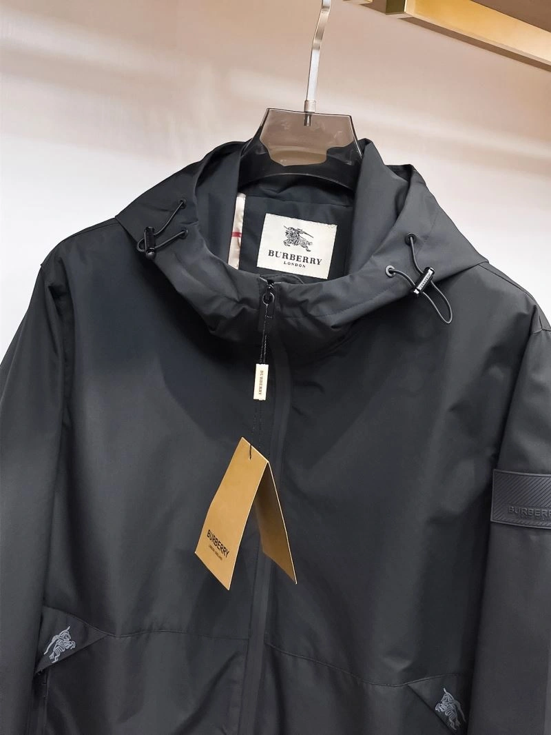 Low-cost Burberry Outwear