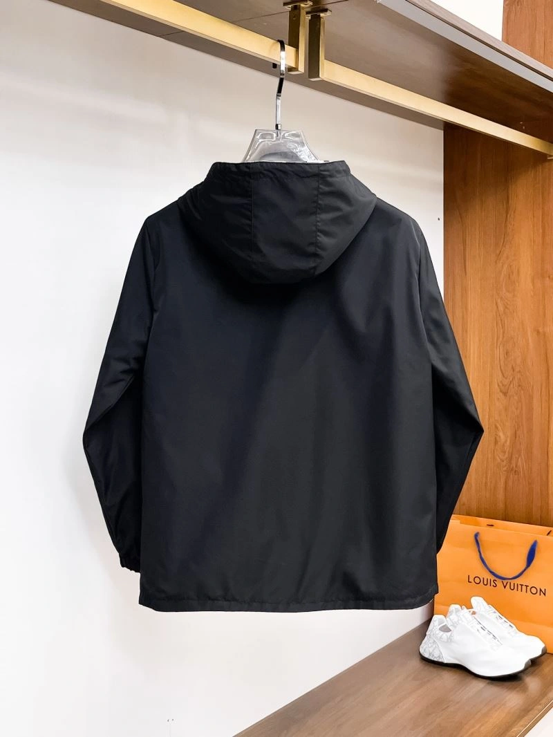 Bargain Burberry Outwear