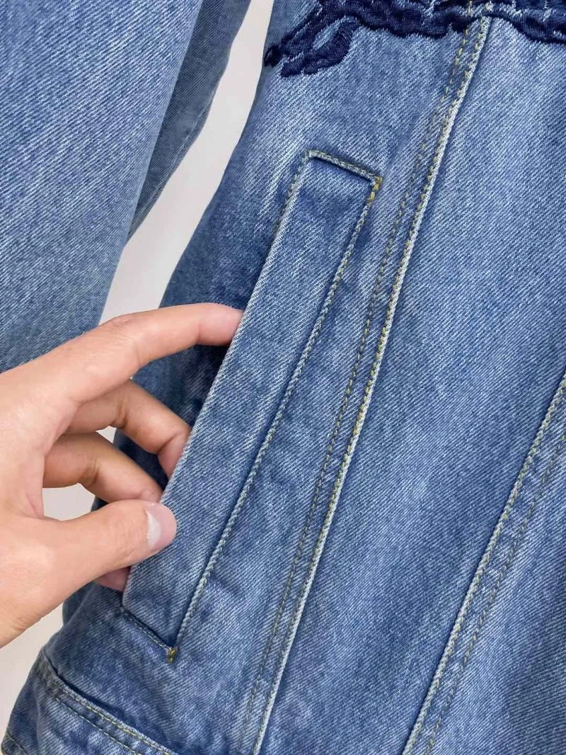 Low-cost Burberry Outwear