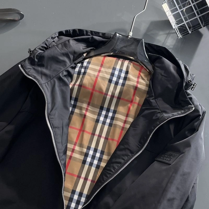 Low-cost Burberry Outwear