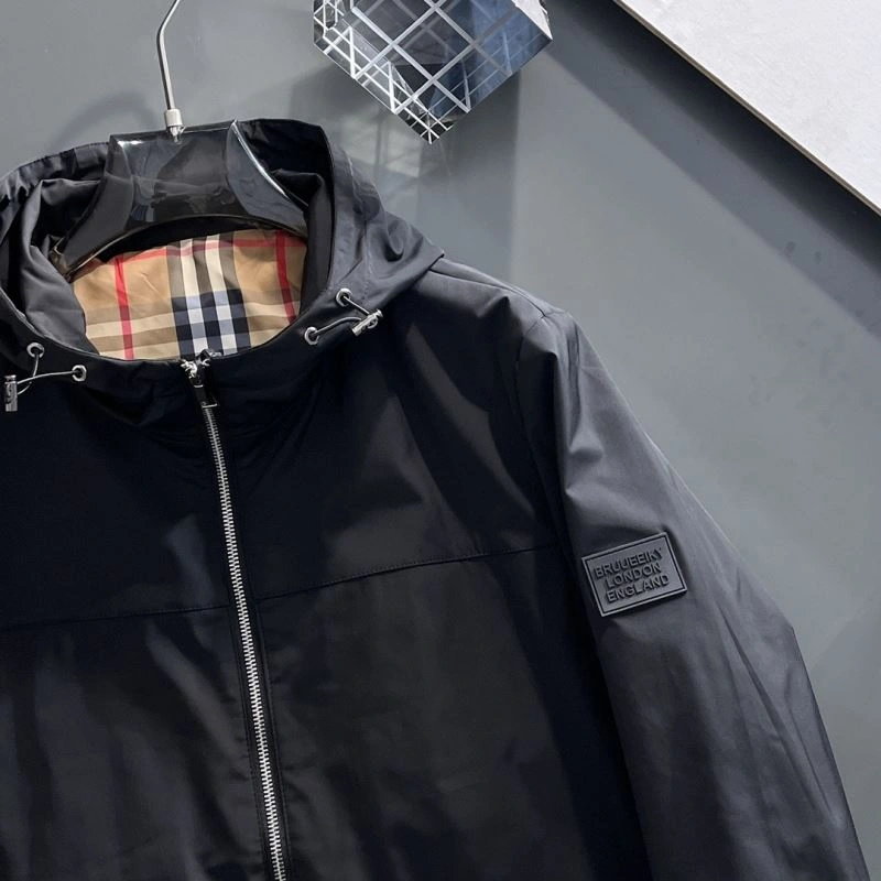 Low-cost Burberry Outwear