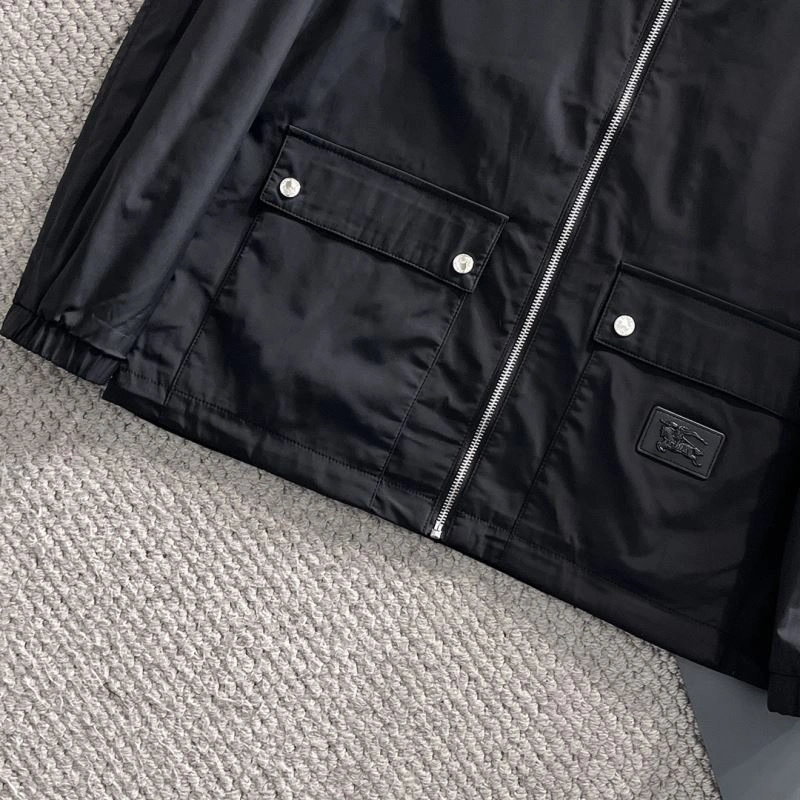 Low-cost Burberry Outwear