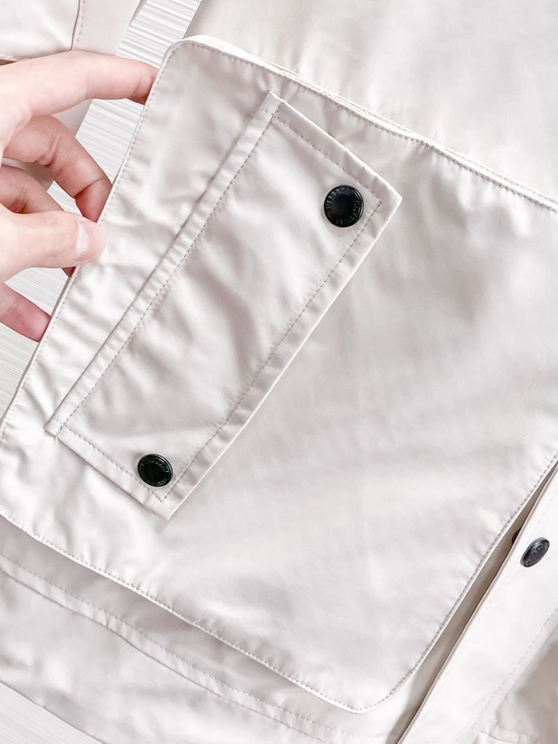 Low-cost Burberry Outwear