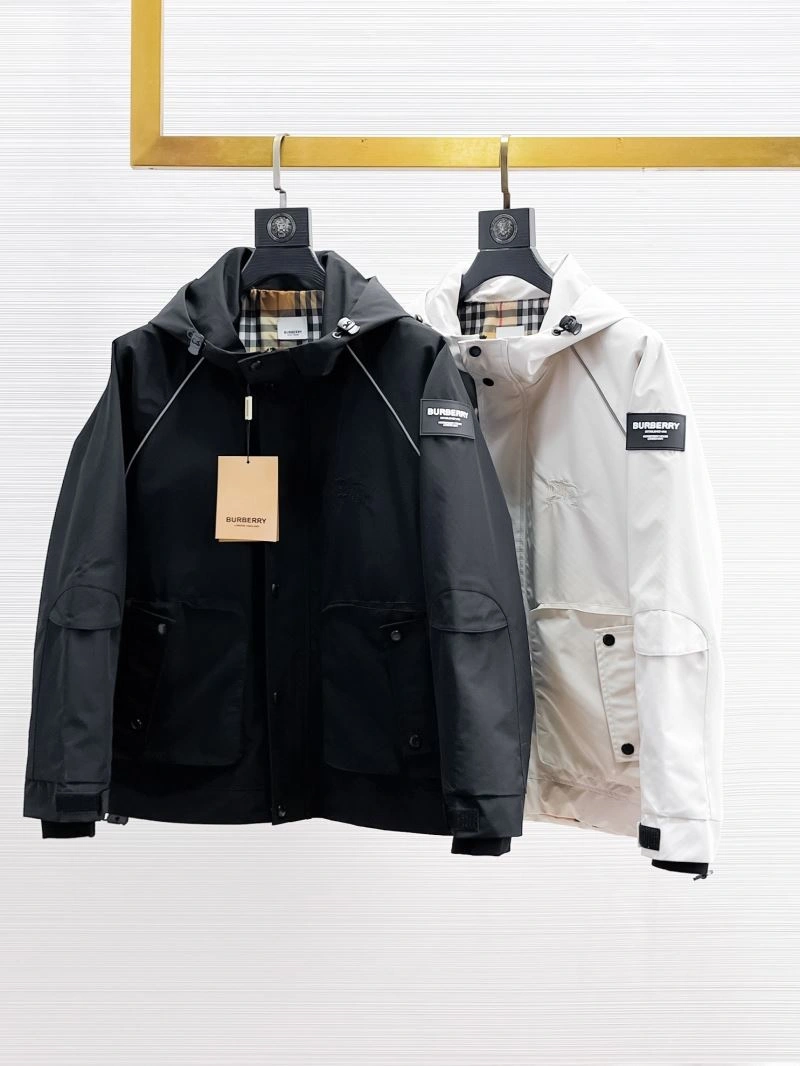 Low-cost Burberry Outwear